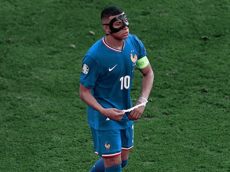Kylian Mbappé: nose injury and Euro 2024 mask challenge - Moors World ...